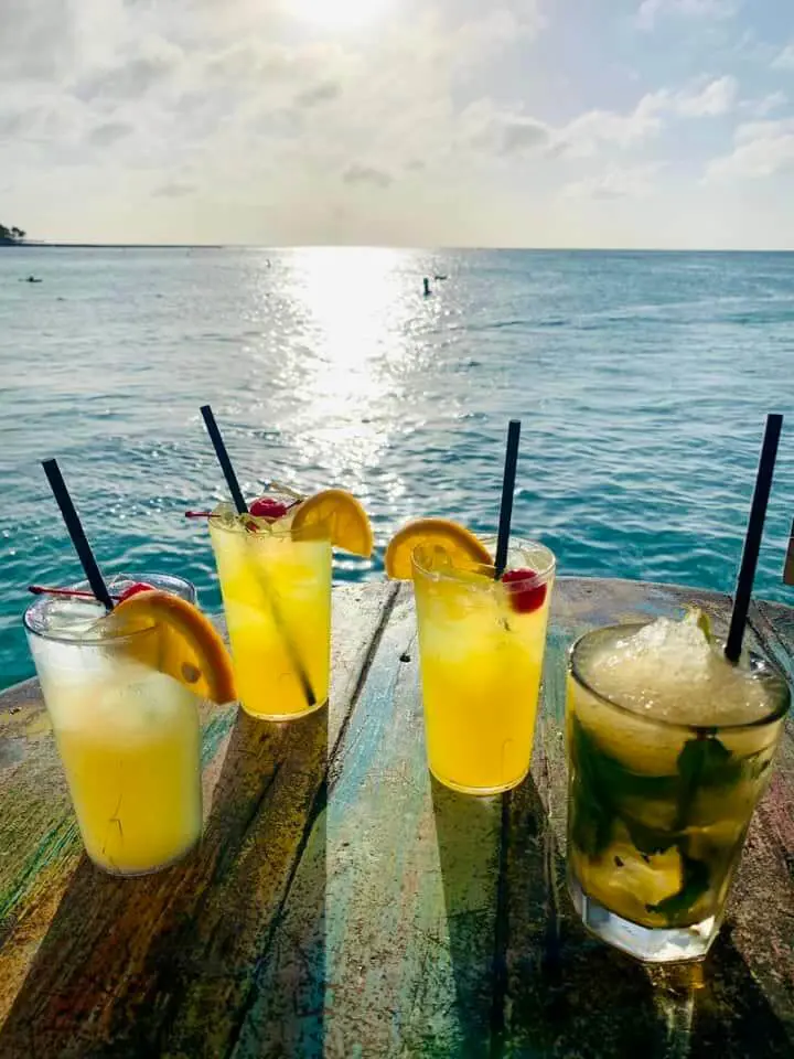Bugaloe Beach Bar & Grill - My_Aruba_Guide