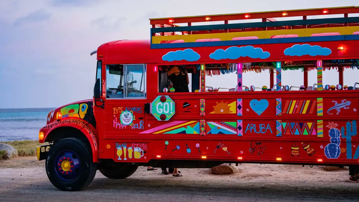 Kukoo Kunuku: Feest Bus - My_Aruba_Guide